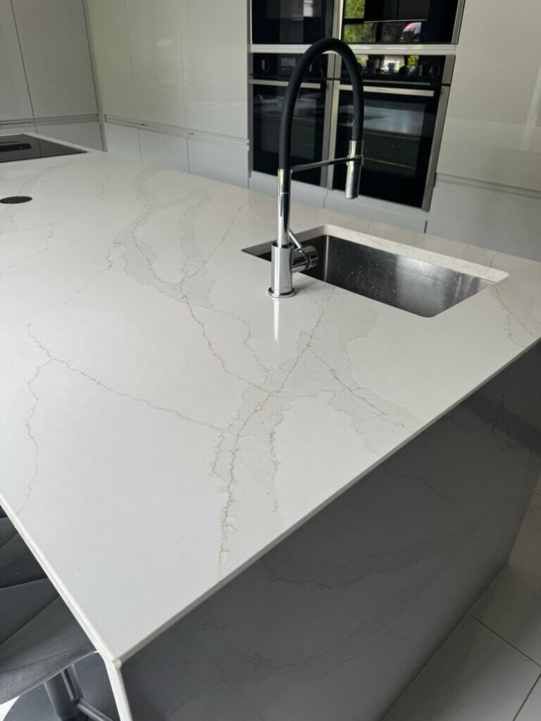 Calacatta Gold Quartz: Simply Stunning Calacatta Gold Quartz Worktops
